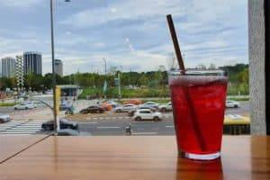 The 18 Best Caffeine-Free Starbucks Drinks [Hot, Cold and Blended ...