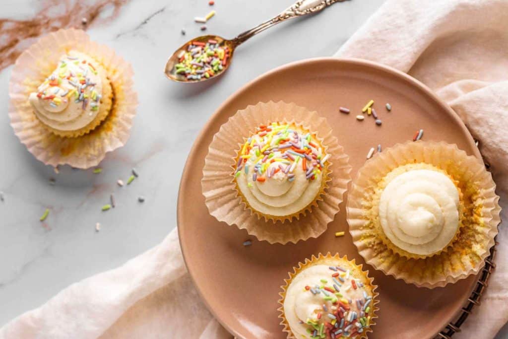 29 Gourmet Cupcake Recipes for Impressive and Elegant Desserts ...