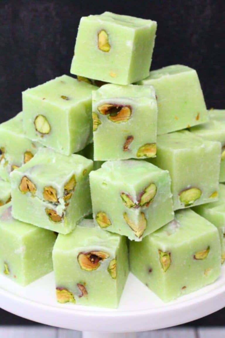 12 Easy Pistachio Pudding Dessert Recipes Everyone Will Love | Creators ...
