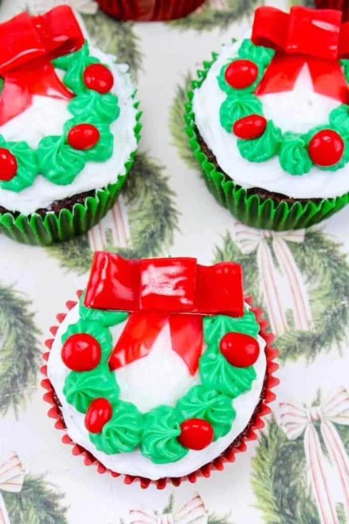 25+ Festive Christmas Cupcakes for Holiday Baking Fun | Creators Of Coffee