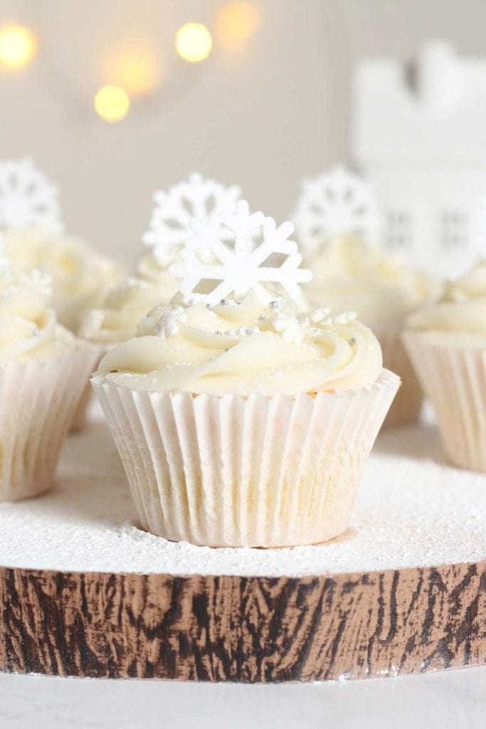 25+ Festive Christmas Cupcakes for Holiday Baking Fun | Creators Of Coffee