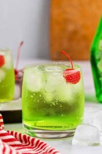 20 Festive Grinch Drink Ideas To Celebrate The Holidays | Creators Of ...